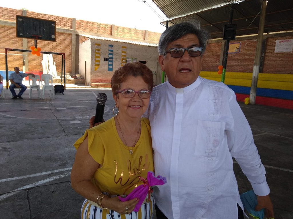 Imágenes de los 45 Años del COLMOR. – Institución Educativa Presbítero ...